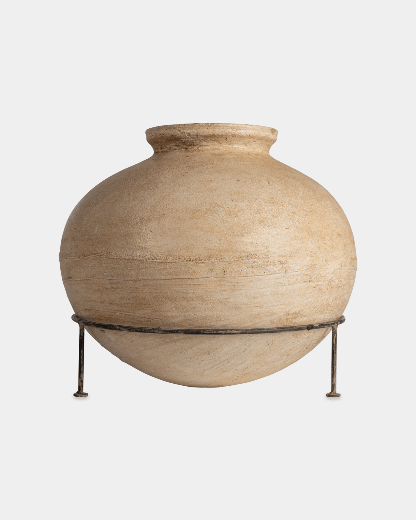 Shop White Clay Pot with Iron Stand 16x16 | Marble Lotus